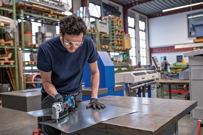 Bosch Akumulatorske makaze za lim GSC 18V-16 E